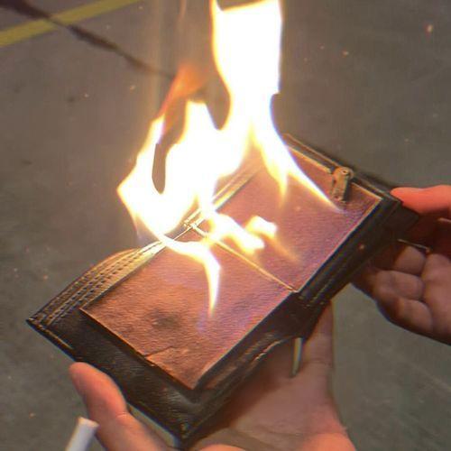 Fire Wallet Magic Trick: How to Perform and Master It (Complete Guide ...